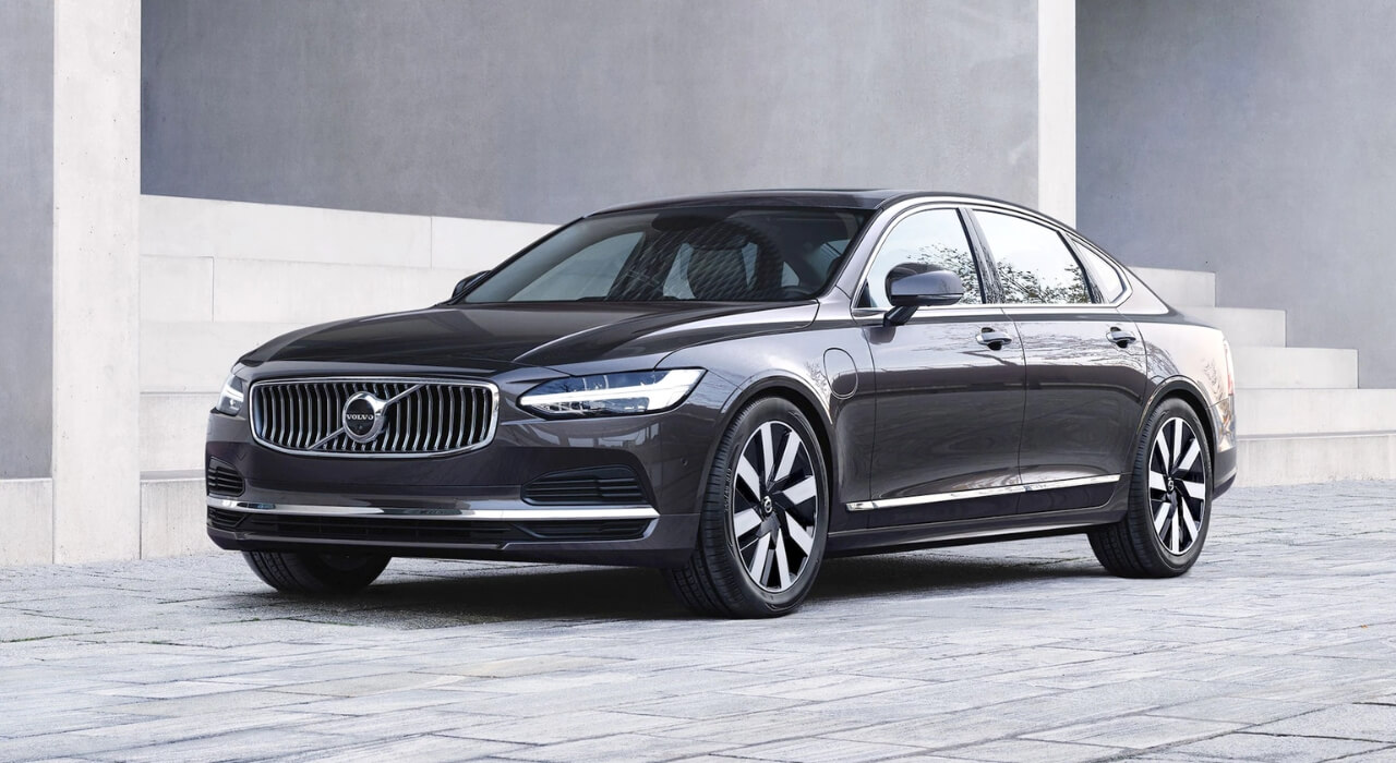 11 Best V8 Sedans 2023 – 4-Door Cars With A V8 Engine